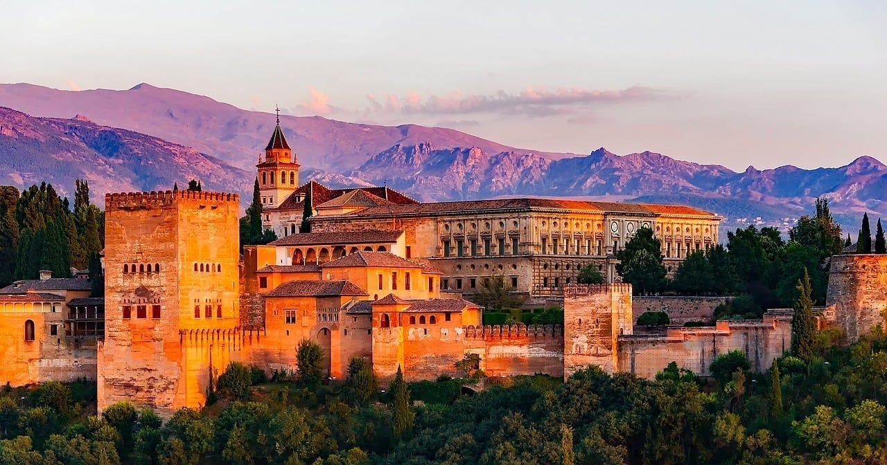 The Most Iconic Walking Tour in Granada | Welcome Pickups