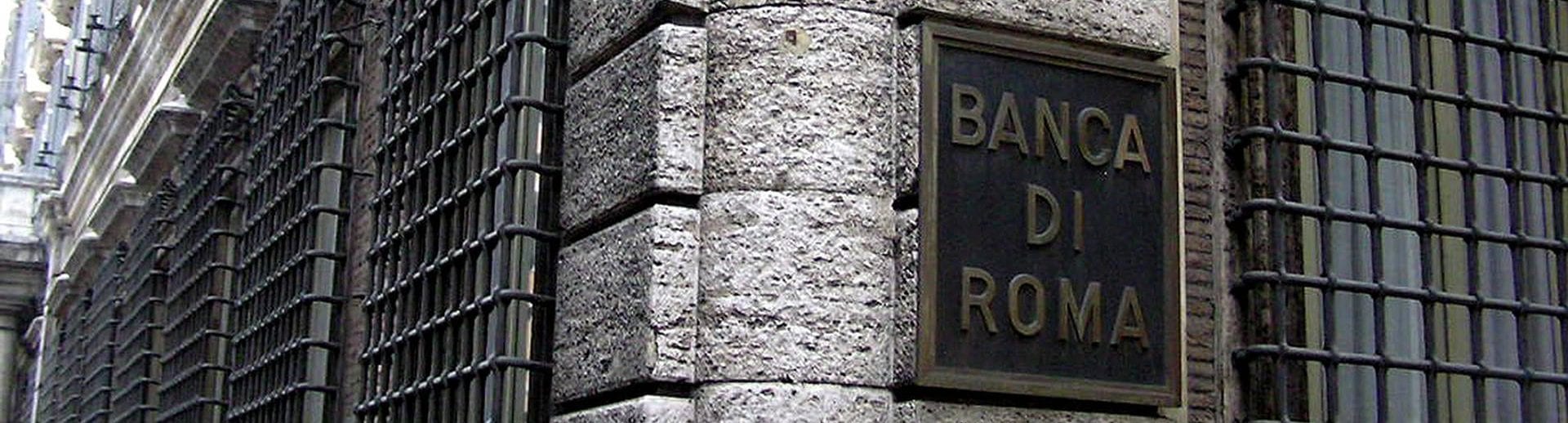 Money and Mobile Phone Connection in Rome