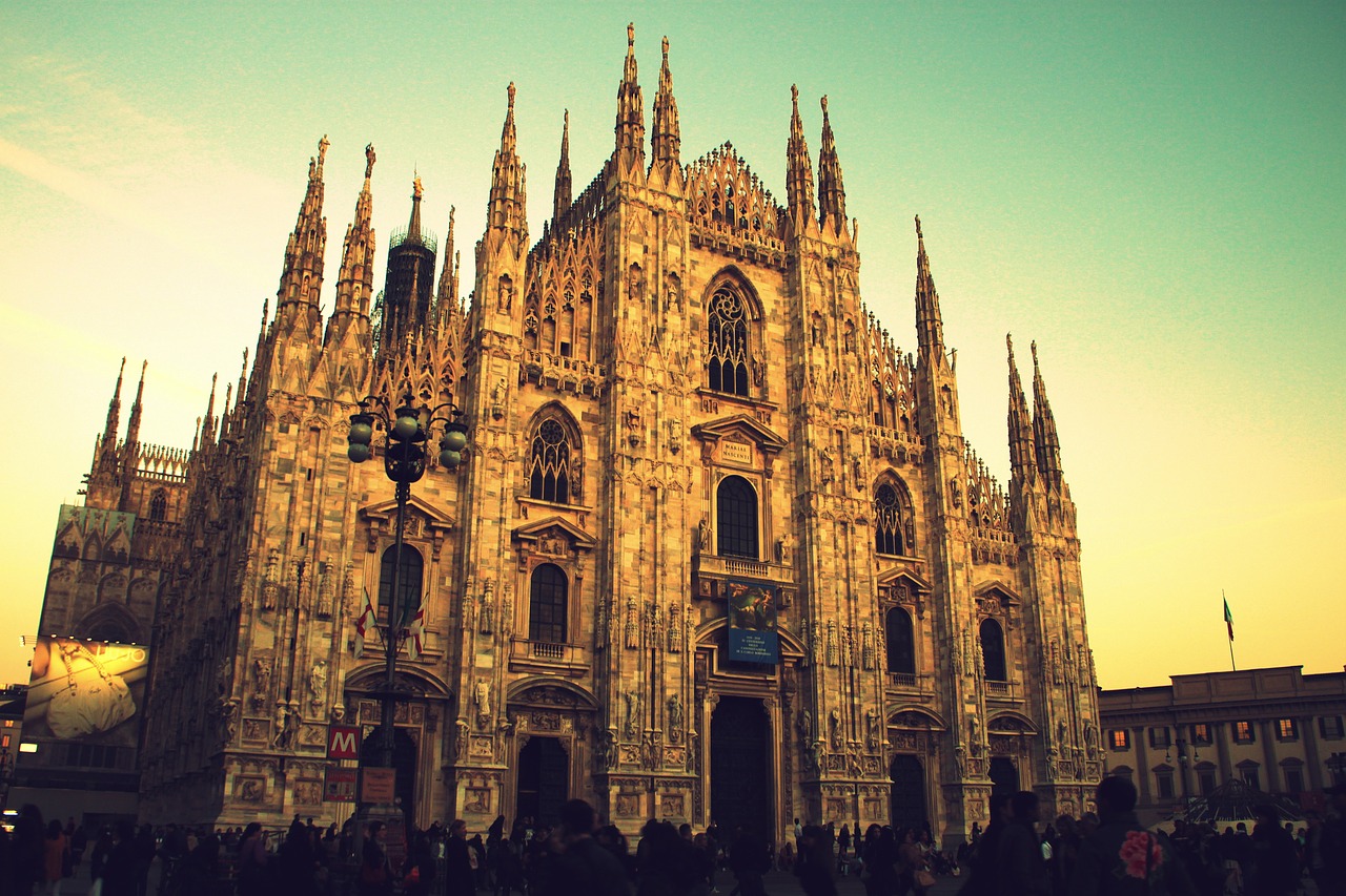 Milan Taxi - Prices and Useful Tips on Getting a Taxi in Milan