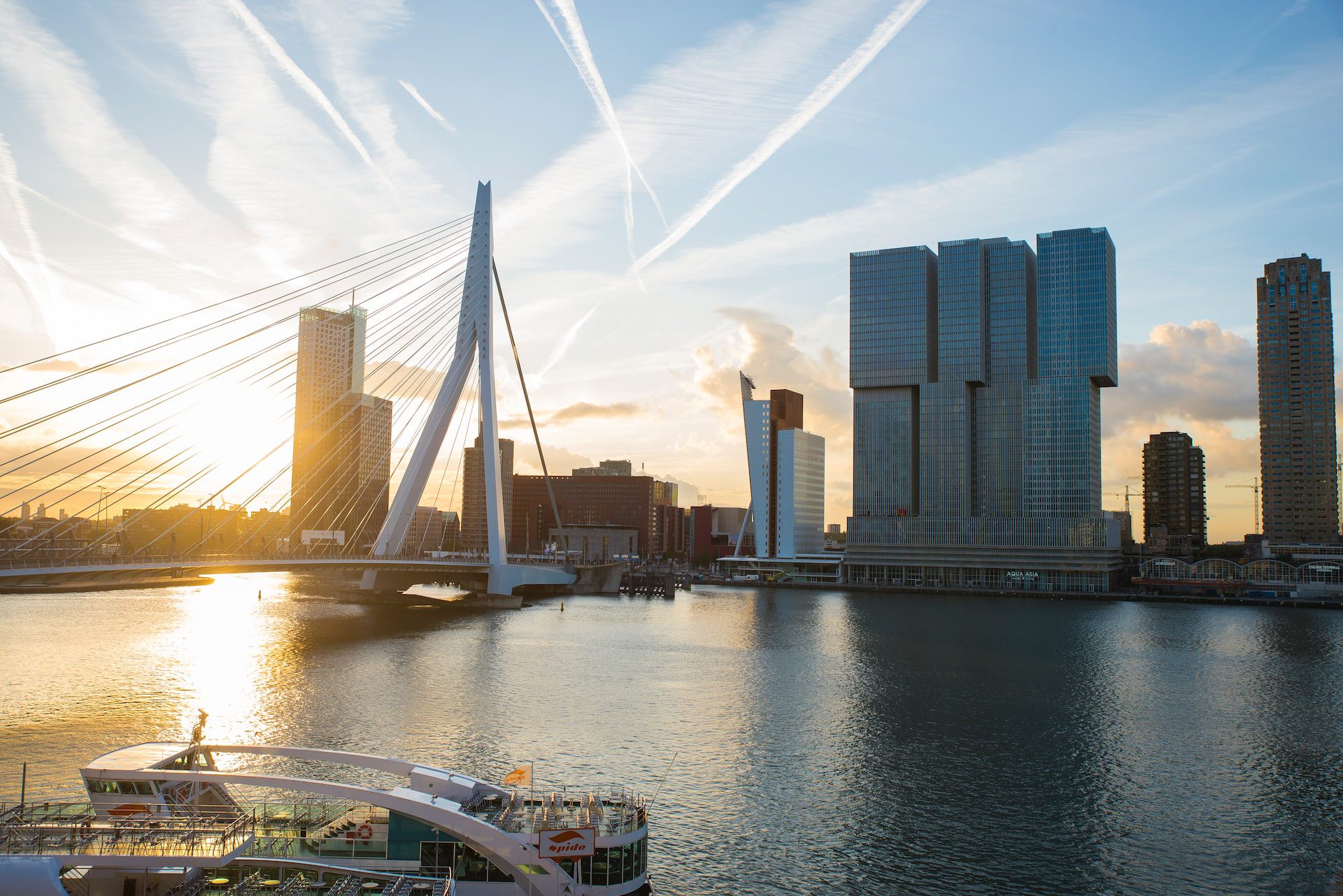 Rotterdam Taxi - Prices and Useful Tips for Taxis in Rotterdam