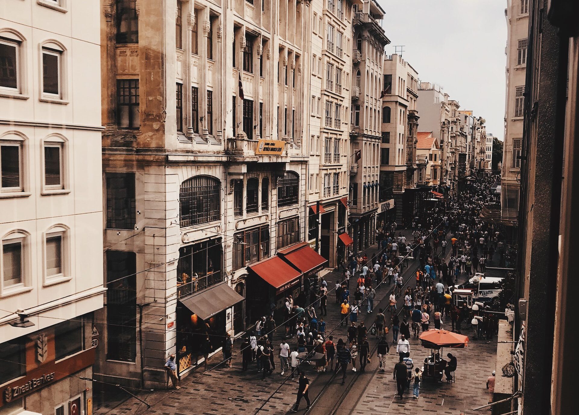 Getting from Istanbul Airport to Taksim Square: Transport Options