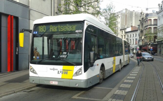 How to get from Antwerp Airport to the city