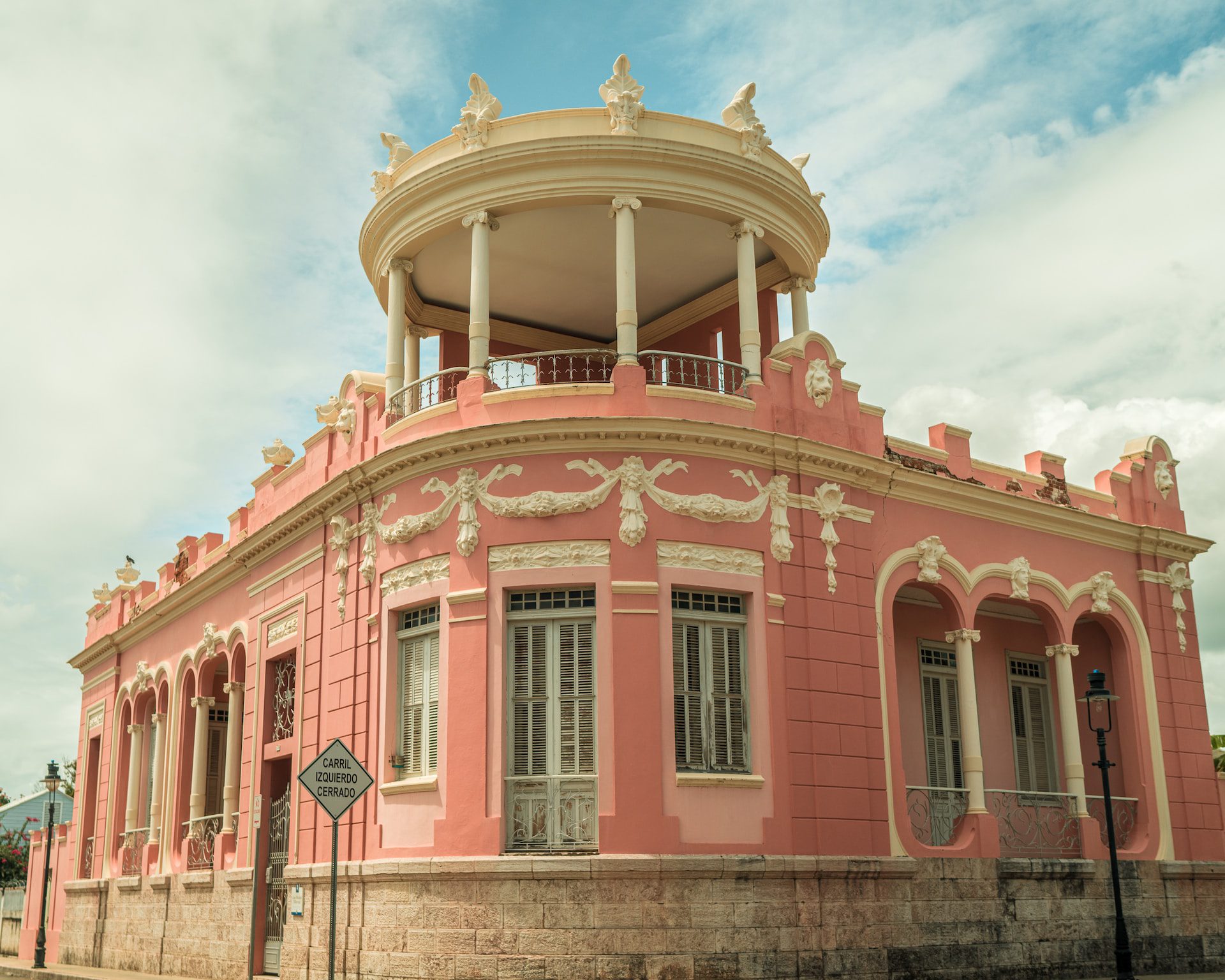 How to get from Ponce Airport to the city