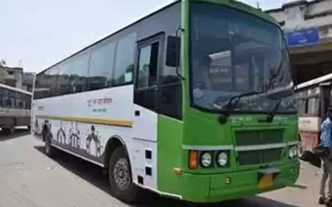 Transportation Options from Delhi Airport to Agra