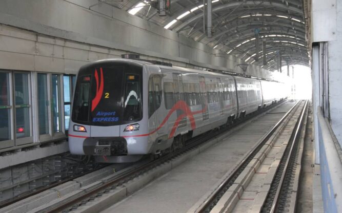 Transportation Options from New Delhi Railway Station to Delhi Airport