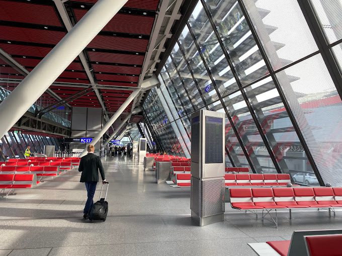 Geneva Airport: All about the Terminals, Parking, Lounges & Nearby Hotels