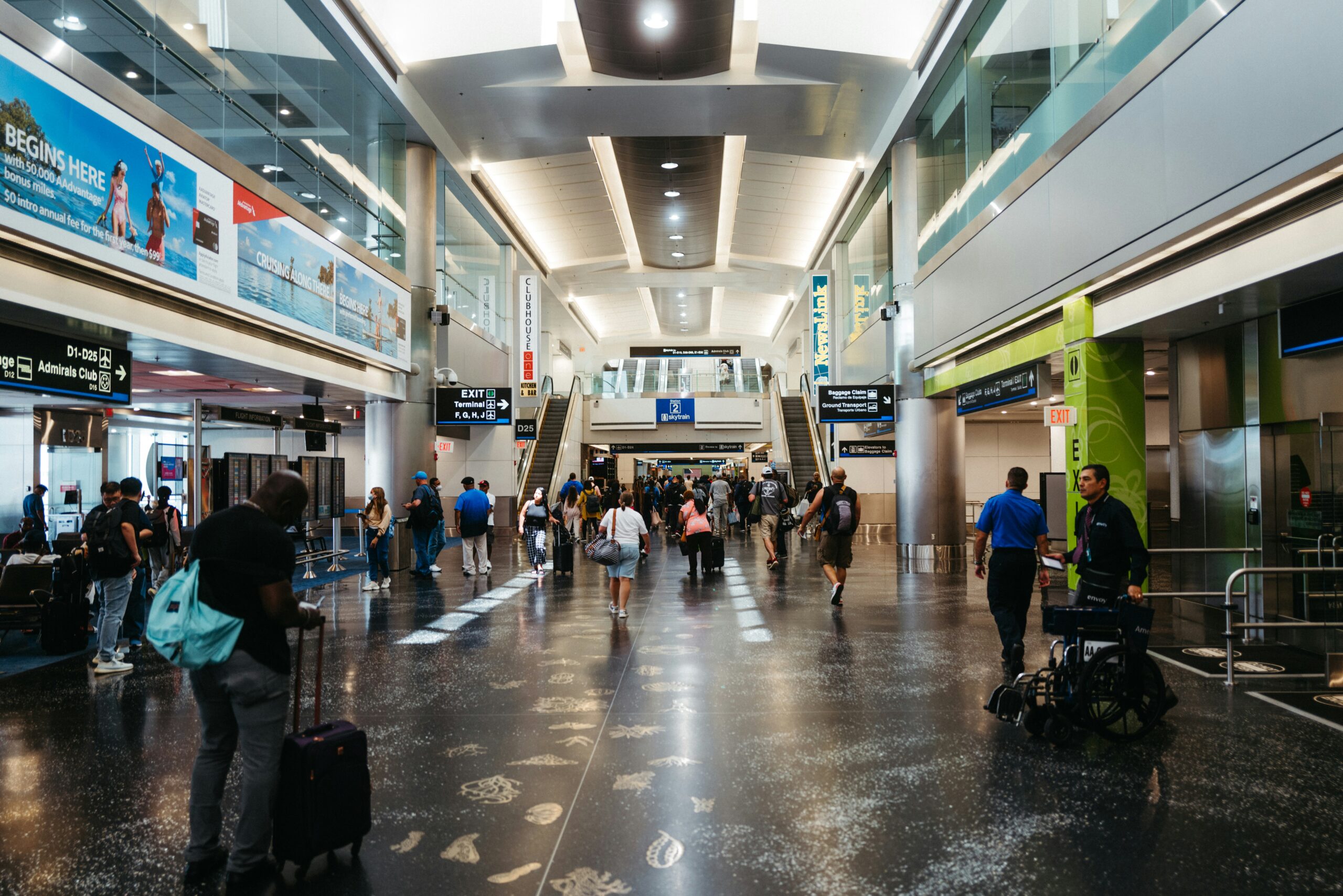 Miami Airport: All about the Terminals, Parking, Lounges & Nearby Hotels