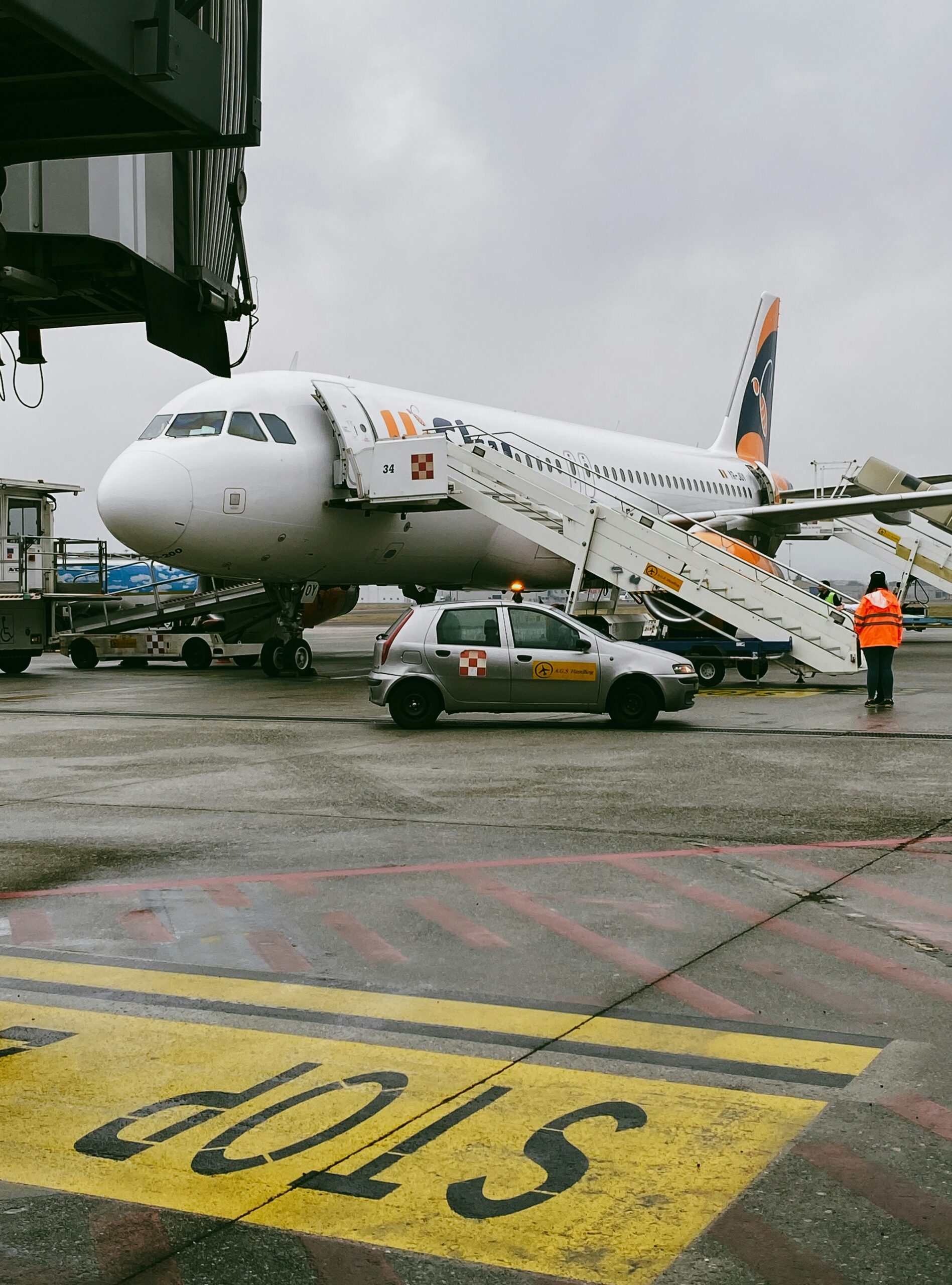 Split Airport Arrivals | Live Flight Arrivals