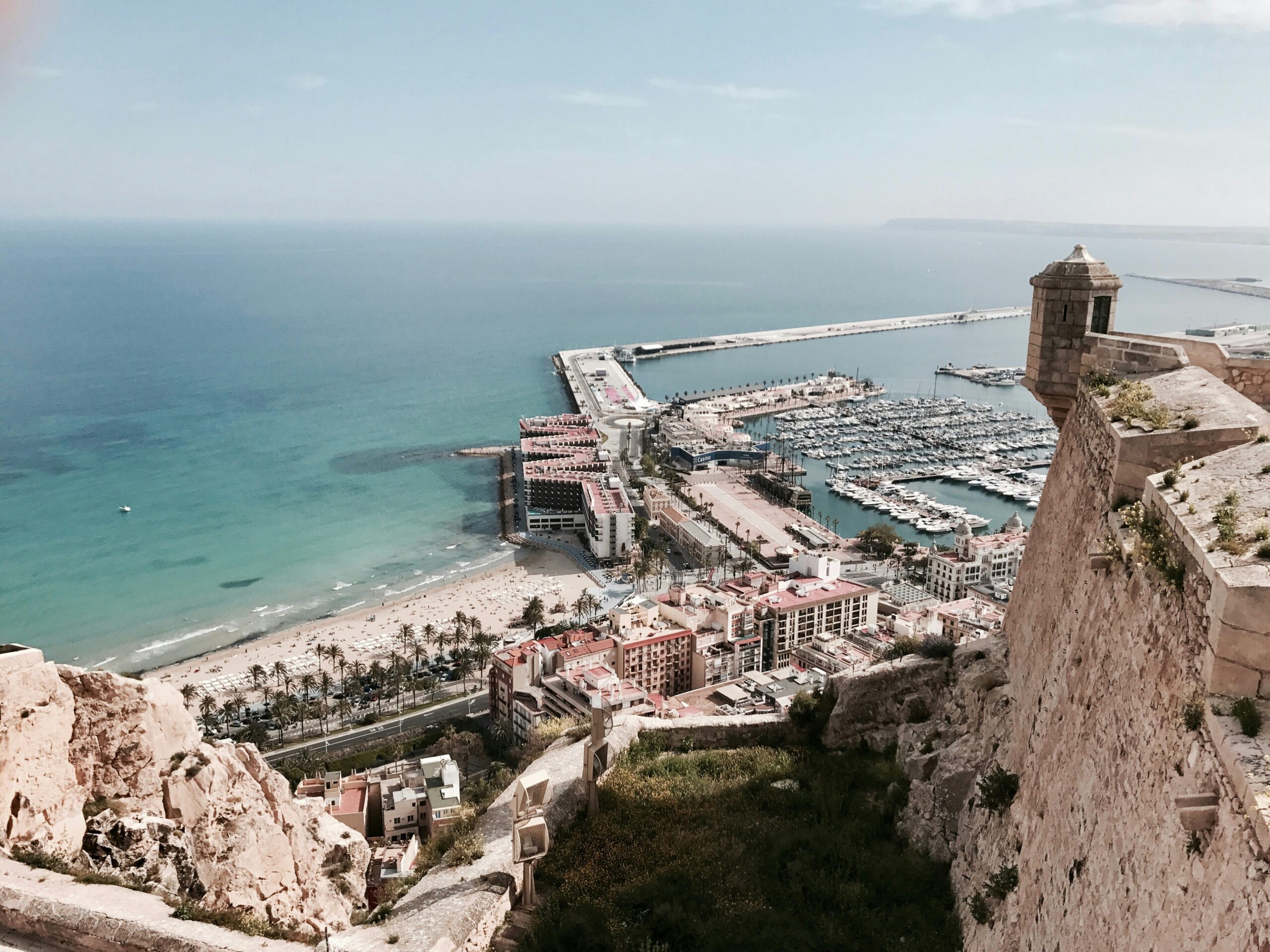 Alicante Airport Transfers for Business Travelers | Book Online