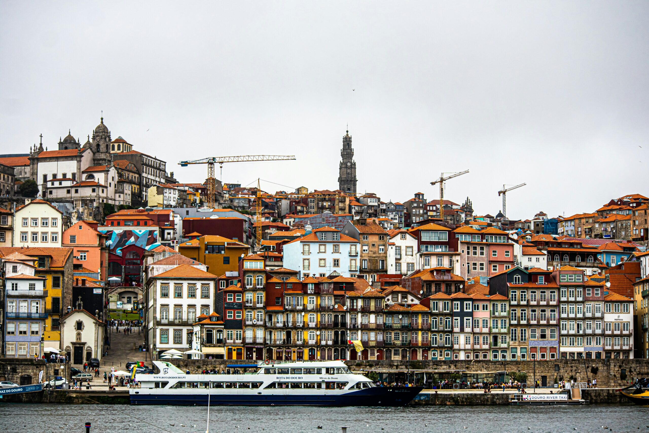 Porto Airport Transfers for Business Travelers | Book Online